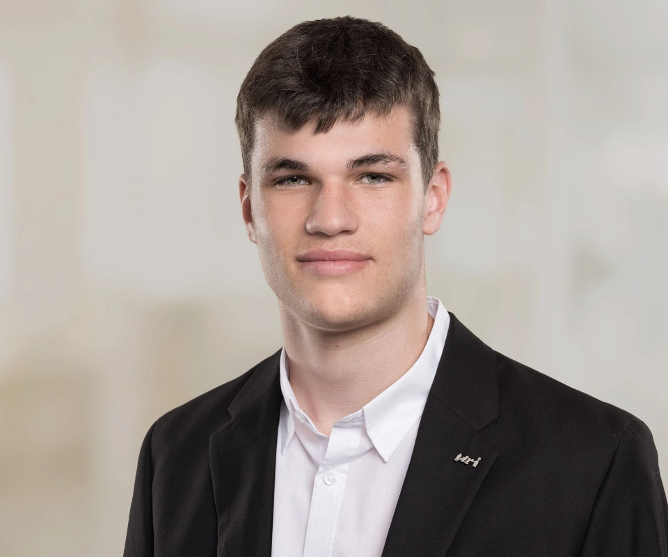 Privatkonto Klassik: Bankgeschäfte elektronisch erledigen │ UKB